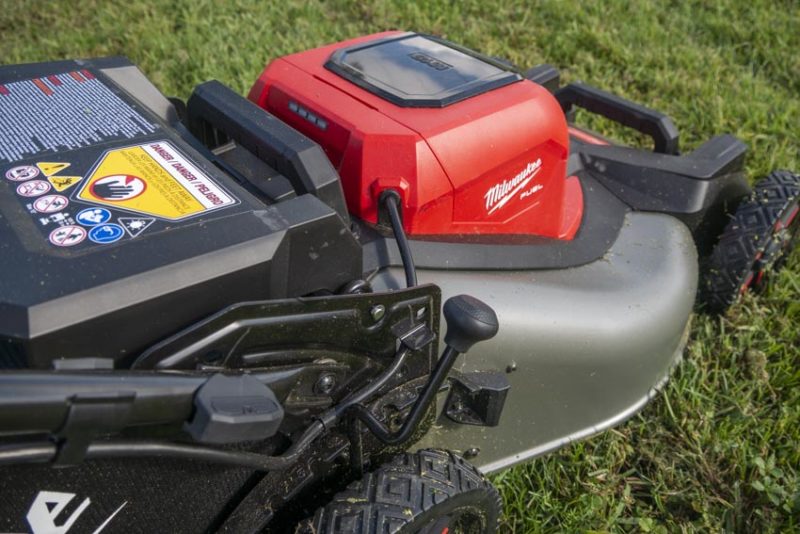 Milwaukee M18 FUEL 21-Inch Self-Propelled Lawn Mower Review